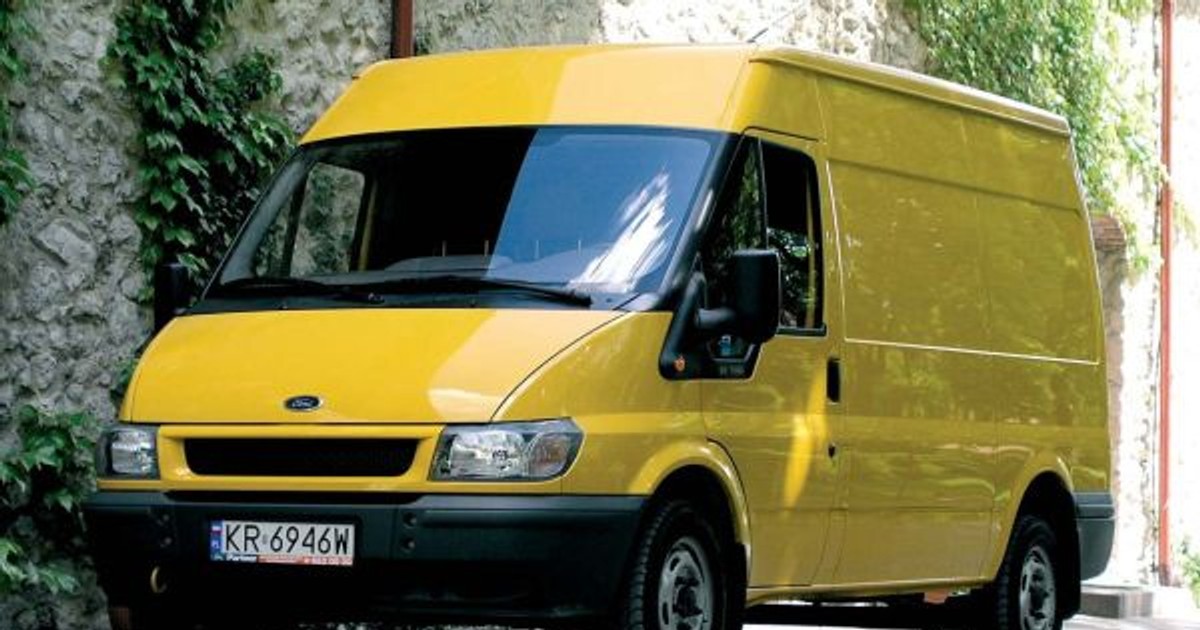 Ford Transit (2000-2006): kanciasty 40-latek - Auto Świat