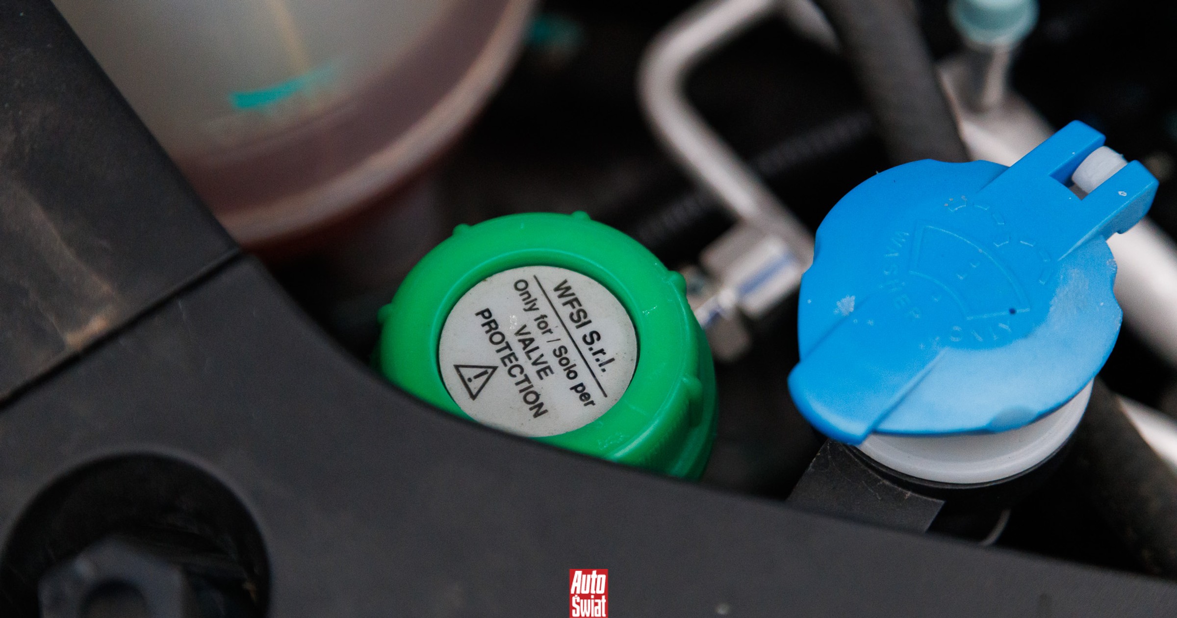 Zbiornik "Valve protection" pod maską nowego chińskiego auta. Co znaczy ...