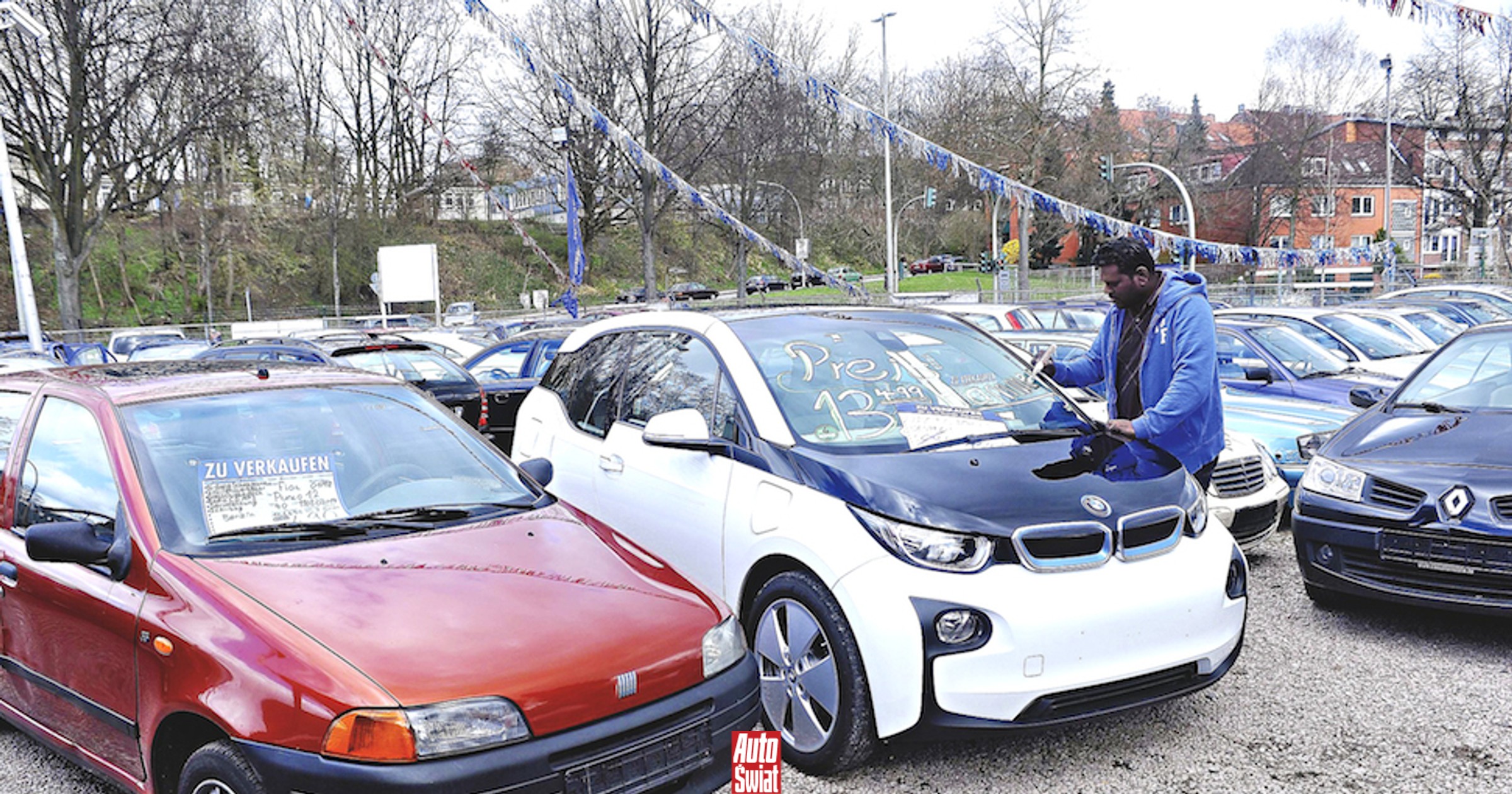 Droga jazda autem na prąd. 400 zł za 100 km! - Auto Świat