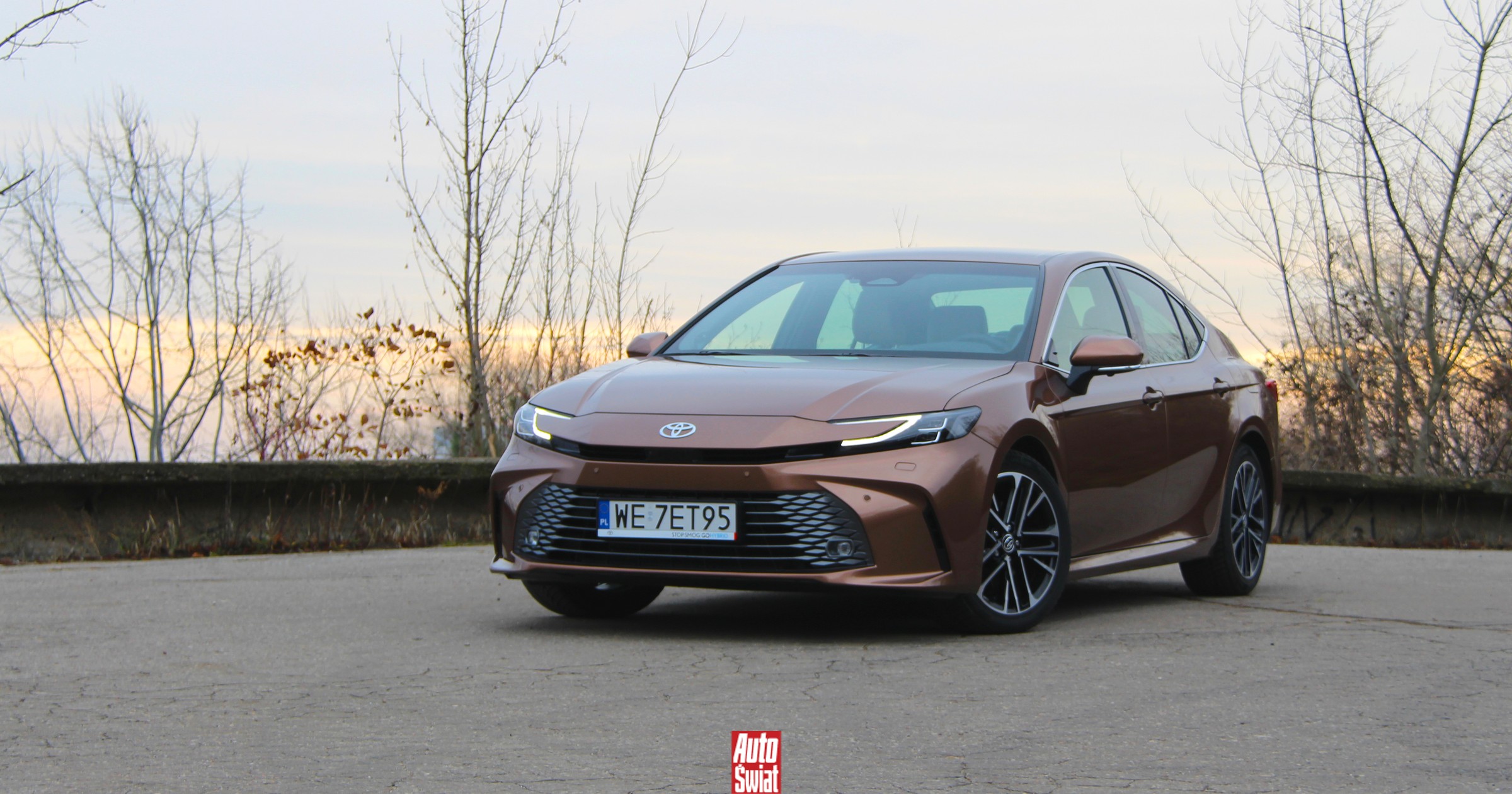 Nowa Toyota Camry - TEST. Czy warto jeszcze dopłacać do Lexusa?