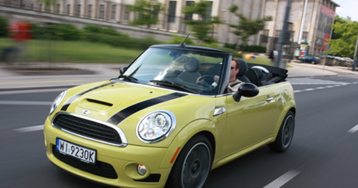 Mini Cooper S Cabrio: Zadziorny i bez dachu - Auto Świat