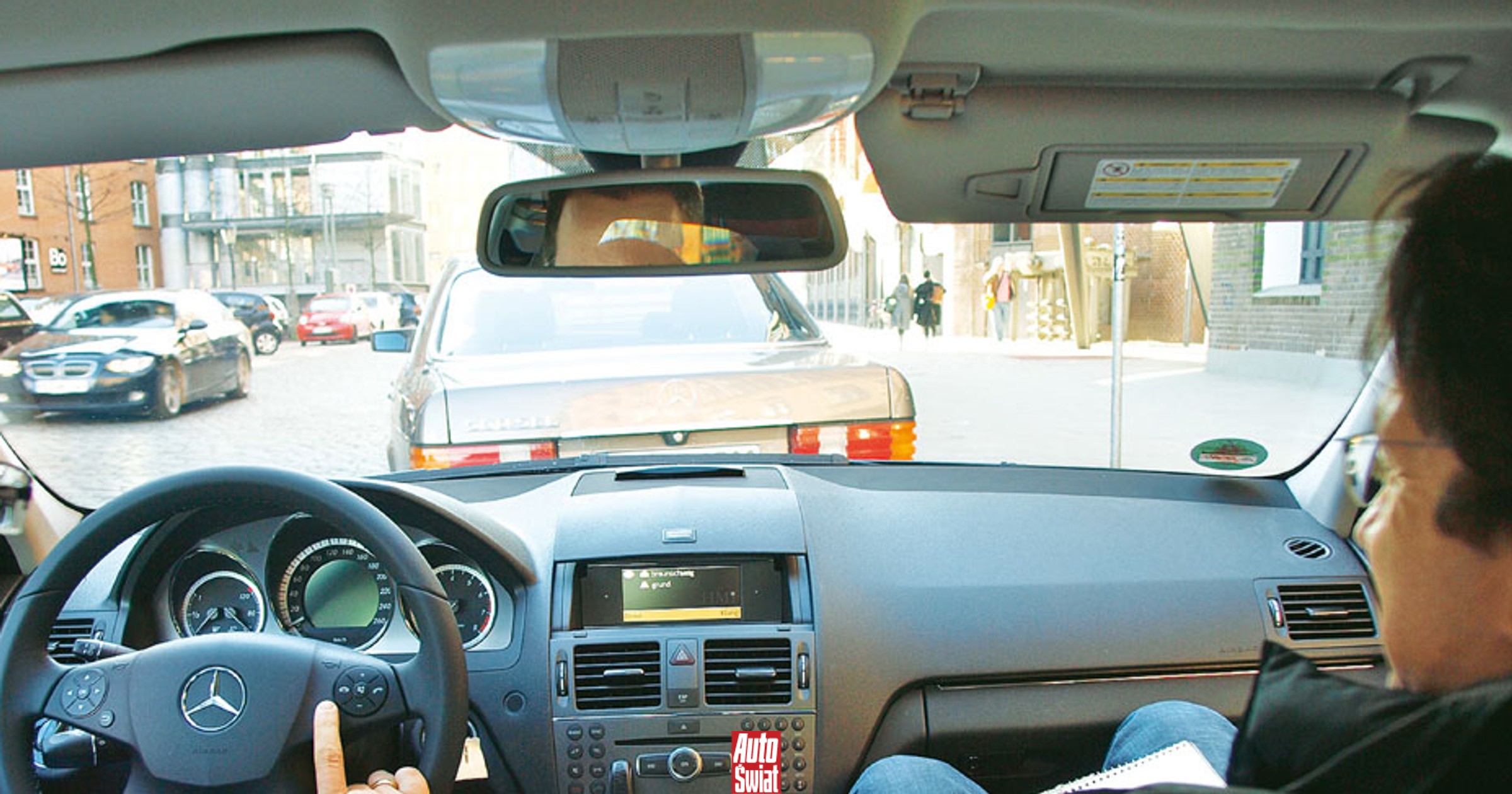 Tak wygląda kokpit auta przyszłości - Auto Świat