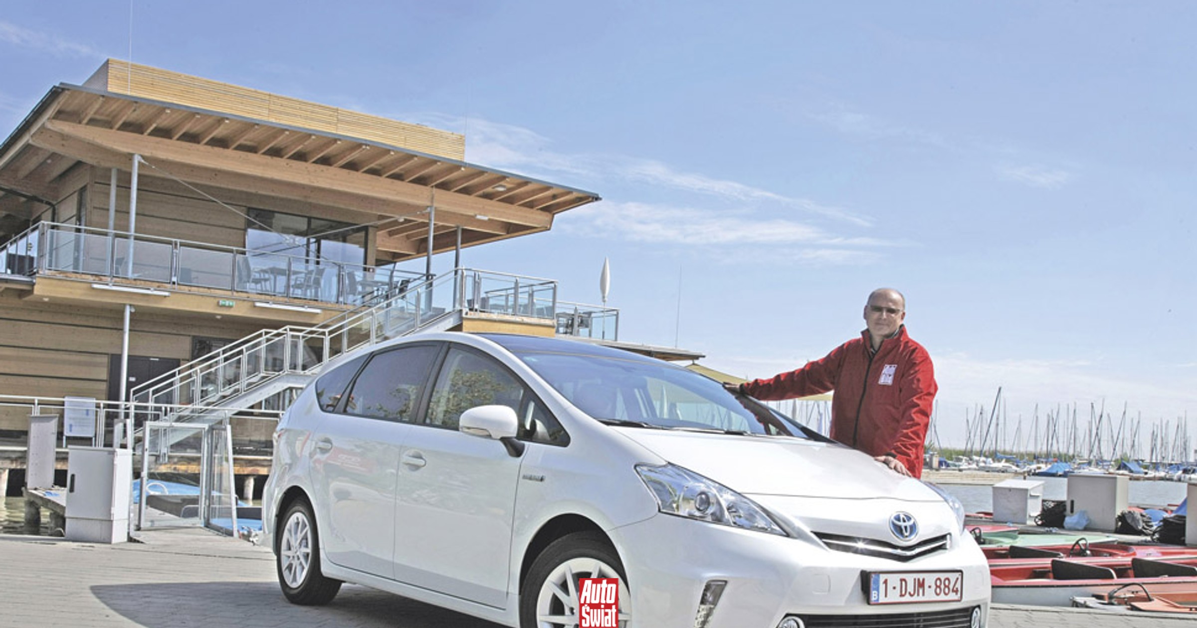 Toyota Prius+: rodzinna hybryda - Auto Świat