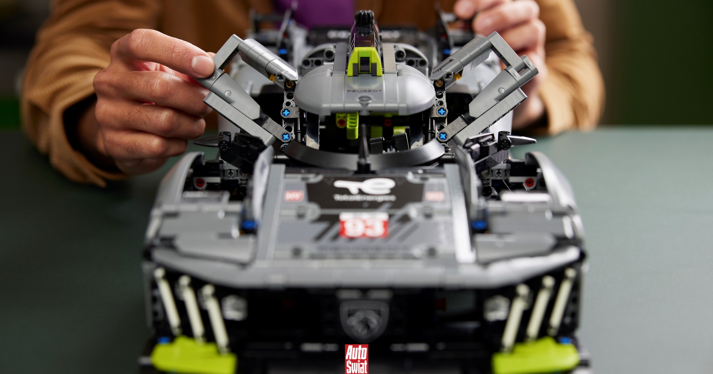 Pierwszy Peugeot z LEGO. Ma pół metra, a liczba funkcji zachwyca - Auto ...