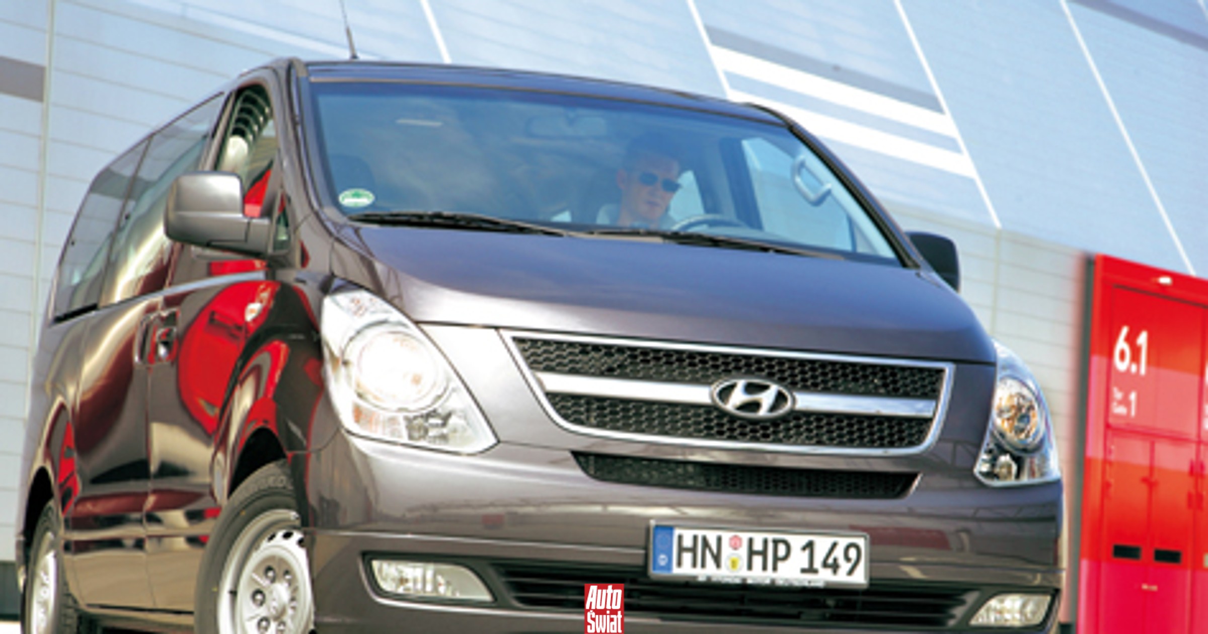 Hyundai H1 Wagon - Prawie jak VW T5 - Auto Świat