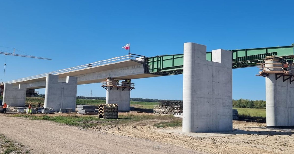 Wielka i ekspresowa budowa nad Narwią. Rośnie most trasy Via Baltica ...
