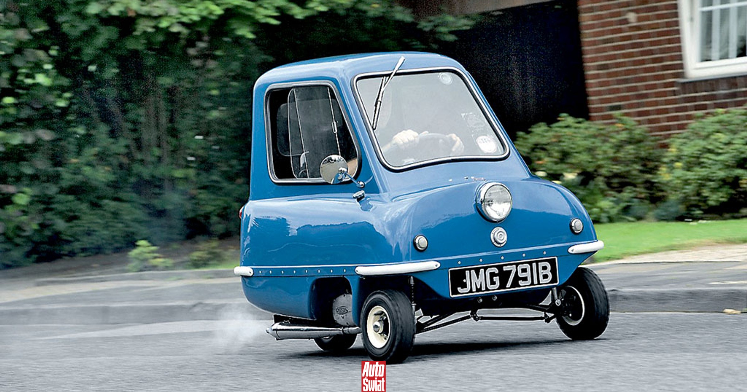 Peel P50 to najmniejszy samochód świata. Możesz go sobie złożyć w pokoju