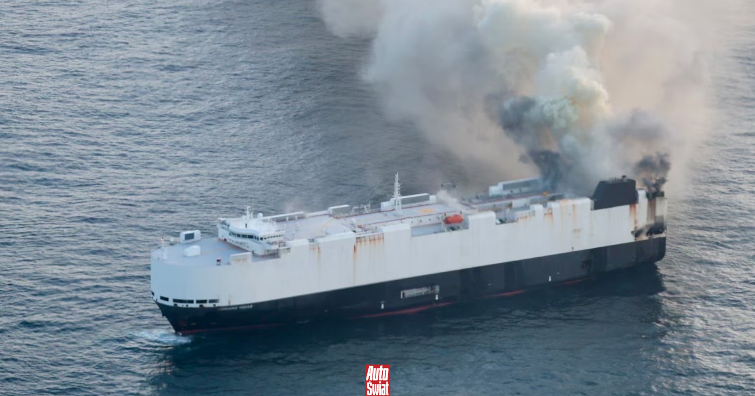 Pożar statku Morning Midas z ponad 3 tys. samochodów. Płynął z Chin