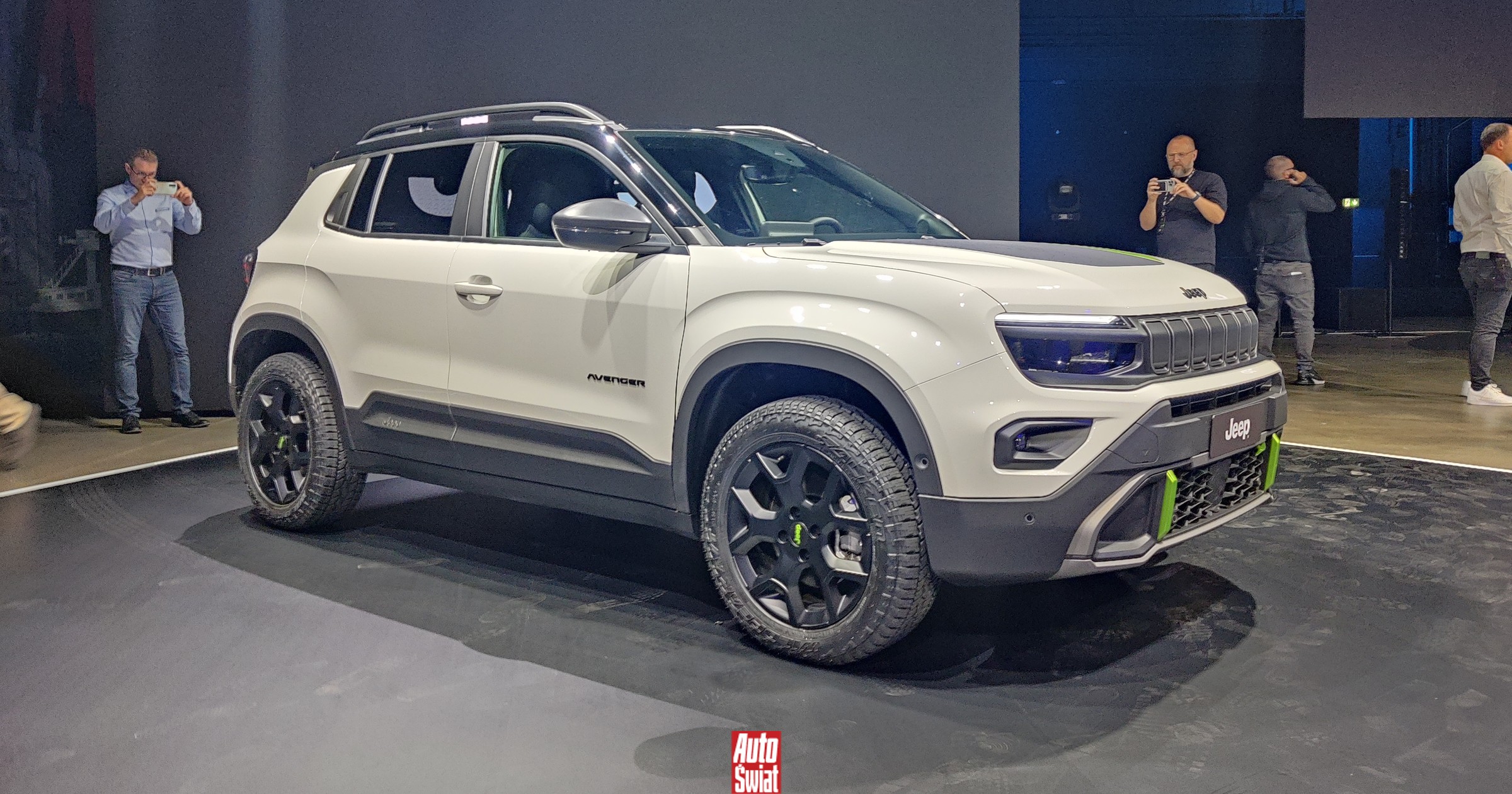 Jeep Avenger otrzymał najbardziej terenową wersję 4xe. Jeep z Polski ...