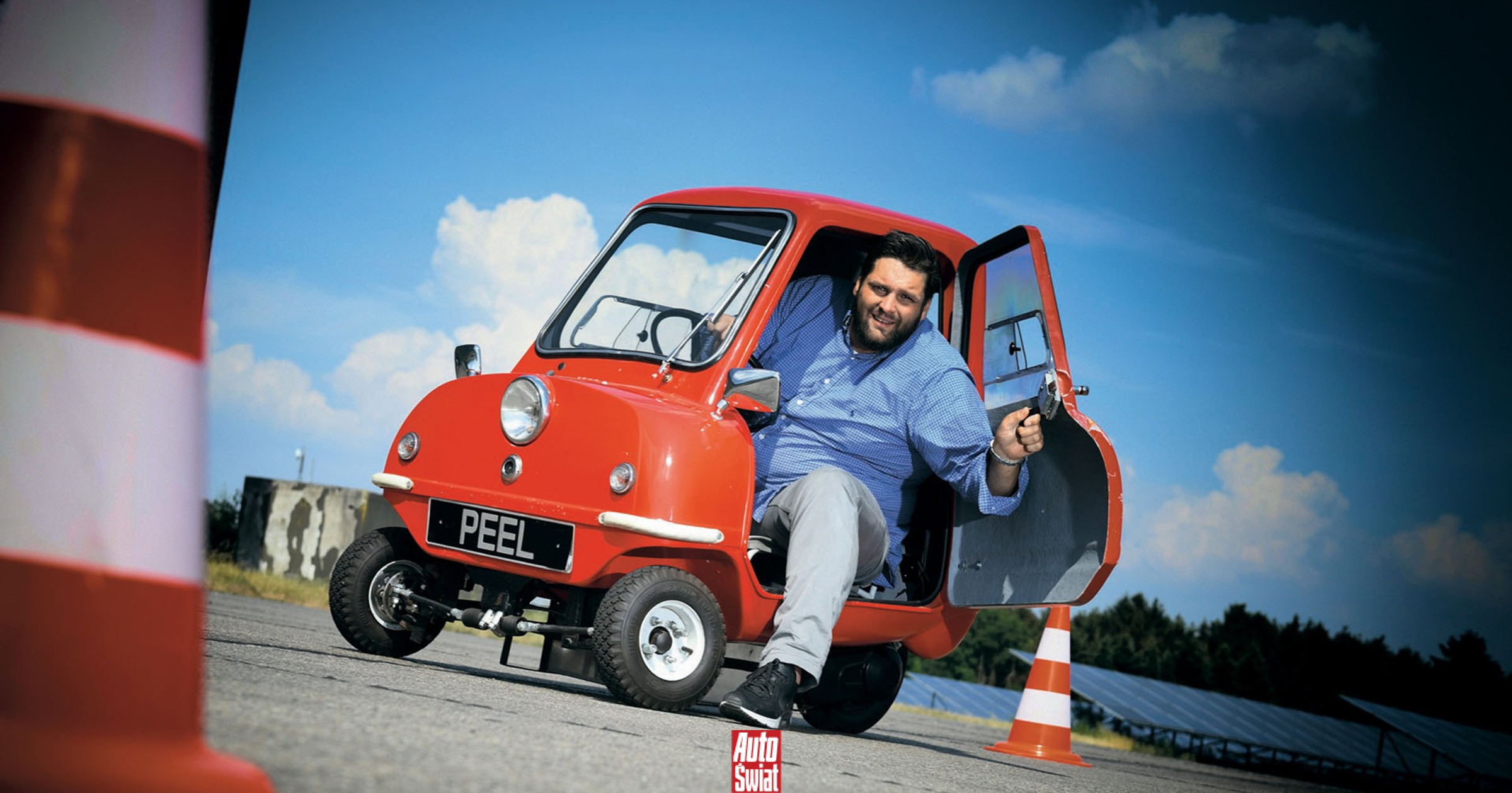Peel P50 - jak jeździ najmniejszy samochód na świecie? - Auto Świat