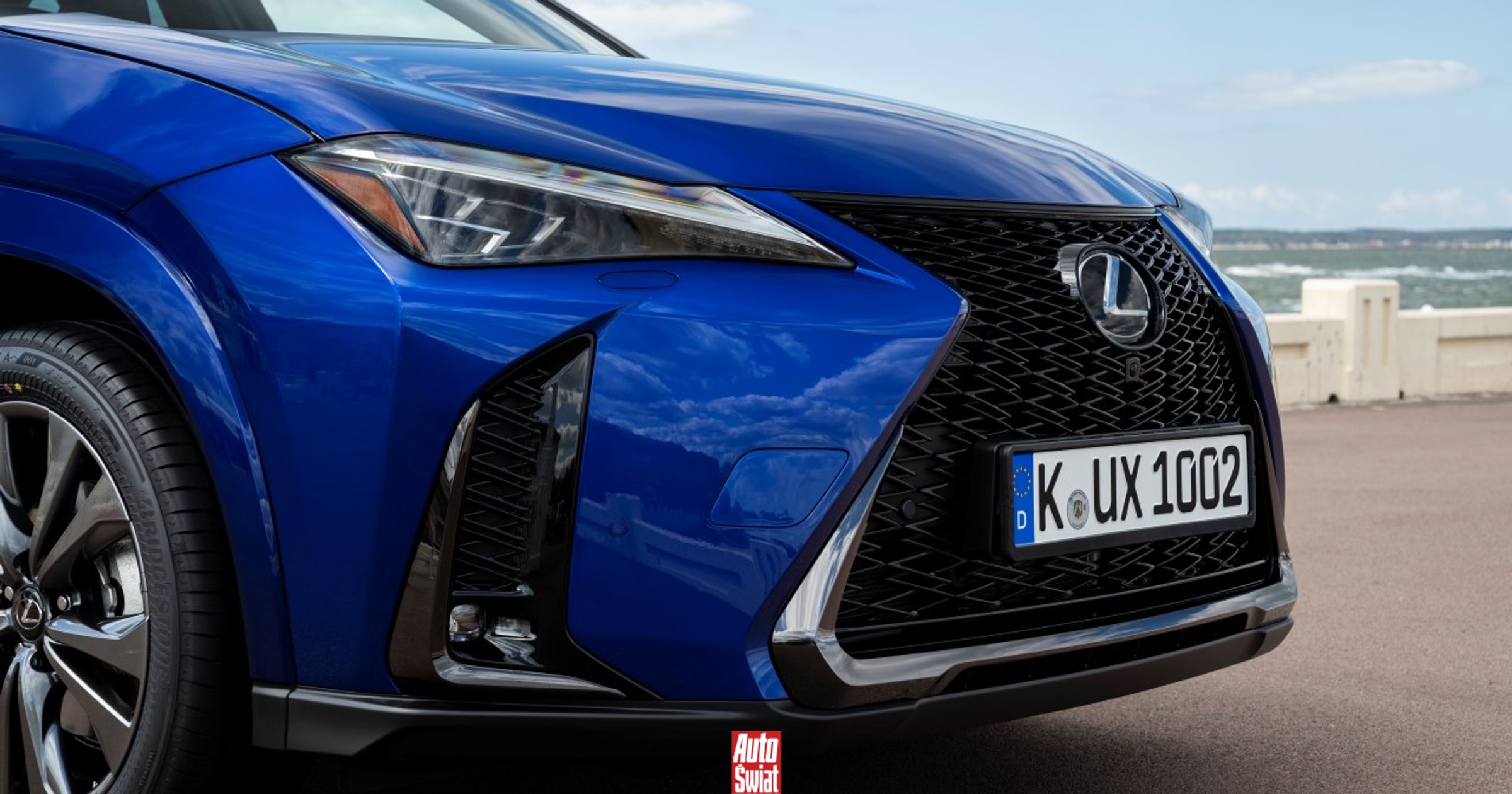 Hybrydowy SUV Lexusa wjeżdża w finał wyprzedaży. Rabat 39 tys. zł